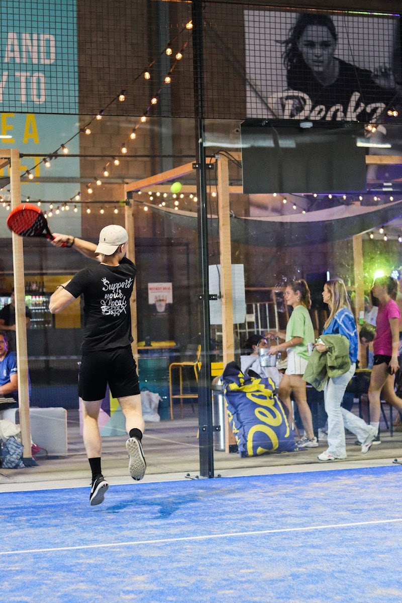 Peakz Padel Utrecht Zeehaenkade | Padelclub | Padel X